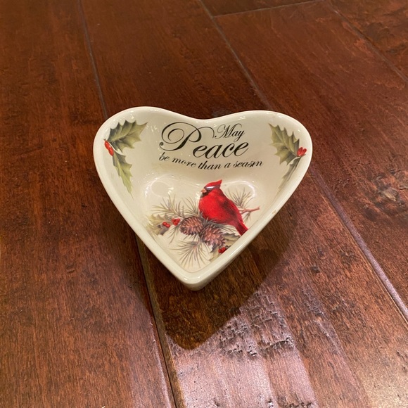 Holiday | Cracker Barrel Holiday Garden May Peace Be More Than A Season ...